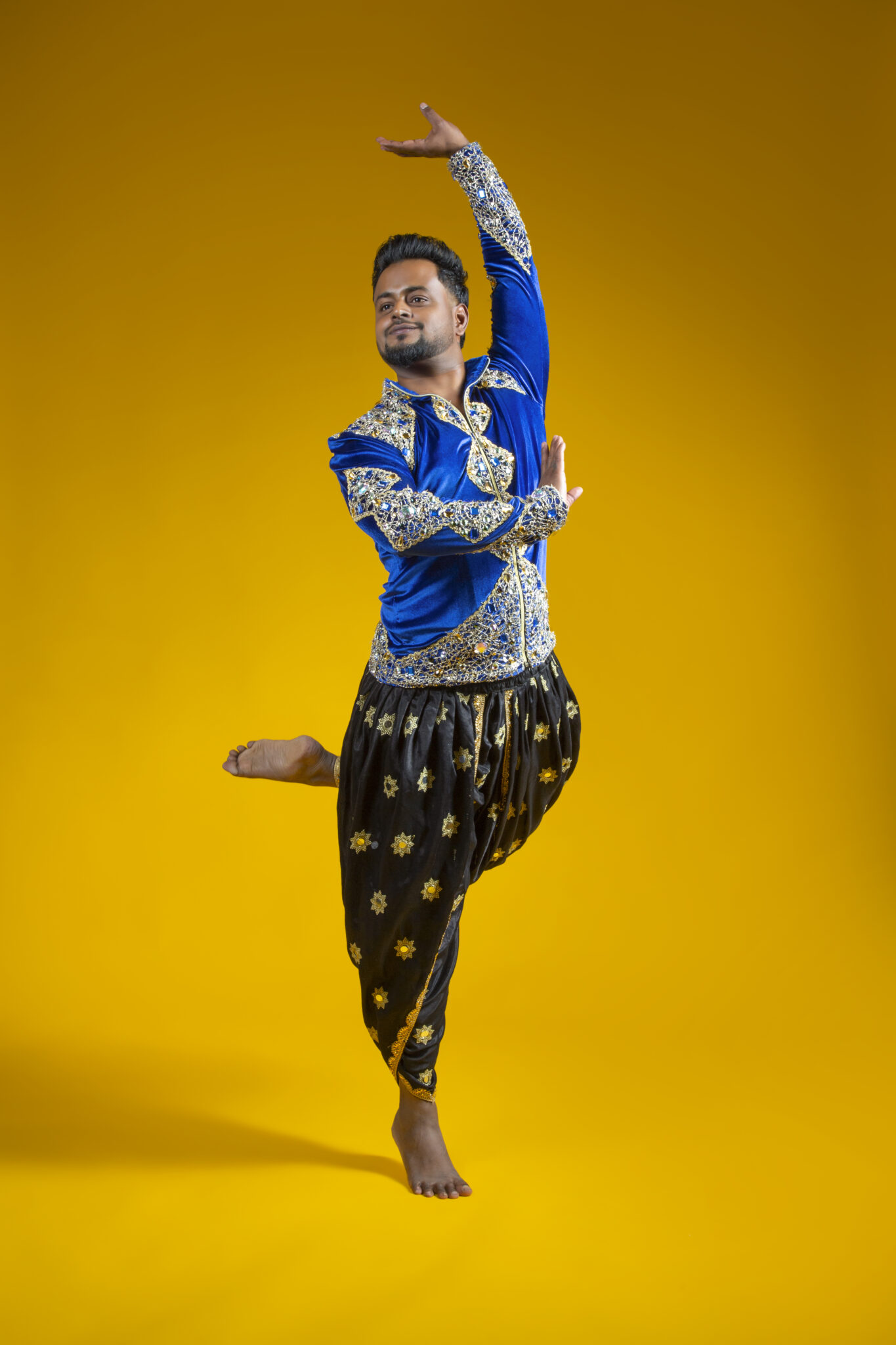 Sumon Rudra – Bollywood 2025 – La Danza Debe Seguir